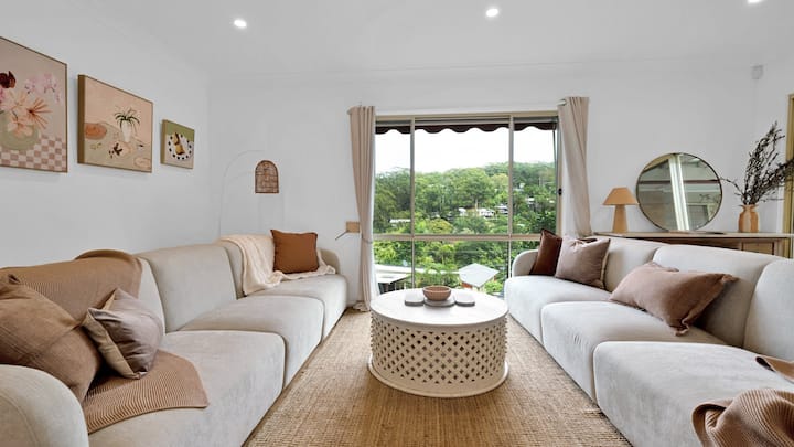Coastal Retreat - Family Friendly - Spacious - Avoca Beach