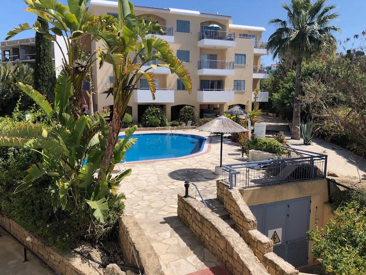 Stylish 1br Apt | Pool | Near Mall, Dining & Shops - Paphos