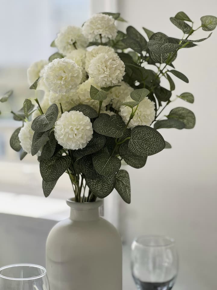 Hayy Studio Suite | Sleek, Comfy, Town Location - Huddersfield