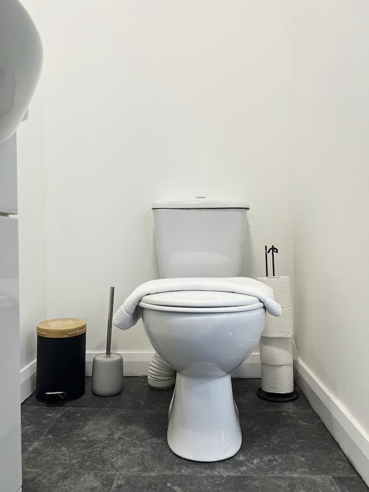 Hayy Studio | Neat, Quiet, Close To Town Centre - Huddersfield