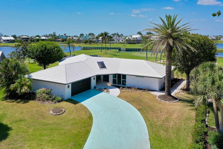 Osprey Hideaway: Pet-friendly Island Home W/ Pool! - Sanibel, FL