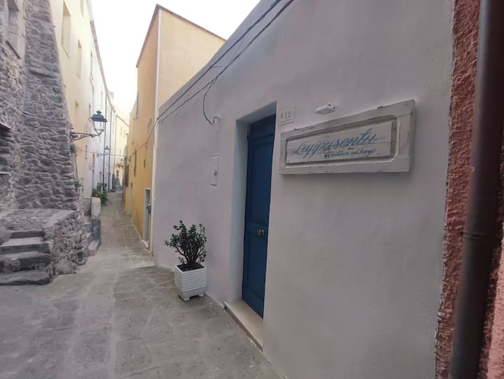 L'appusentu à L'intérieur Du Centre Historique - Castelsardo