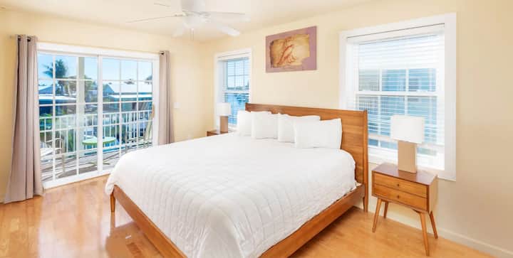 2 Family-friendly Haven W/balcony, Kitchen & Grill - Florida Keys