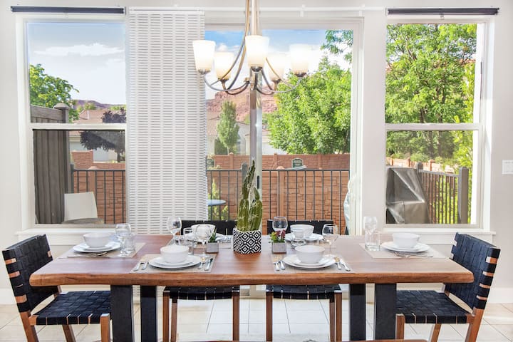 Sleeps 28 | Bikes | Pool/spa | Garage| 624/632 - Moab, UT