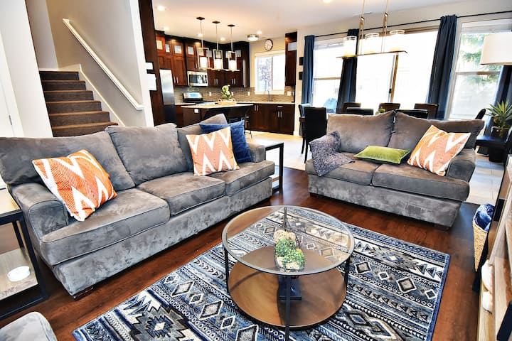 Sleeps 31, Bikes, Pool/spa, Garage| 428/432 - Moab, UT