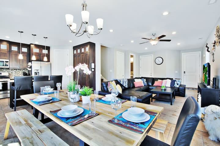 Sleeps 58/bikes/pool/spa/garage | 420/424/428/432 - Moab, UT