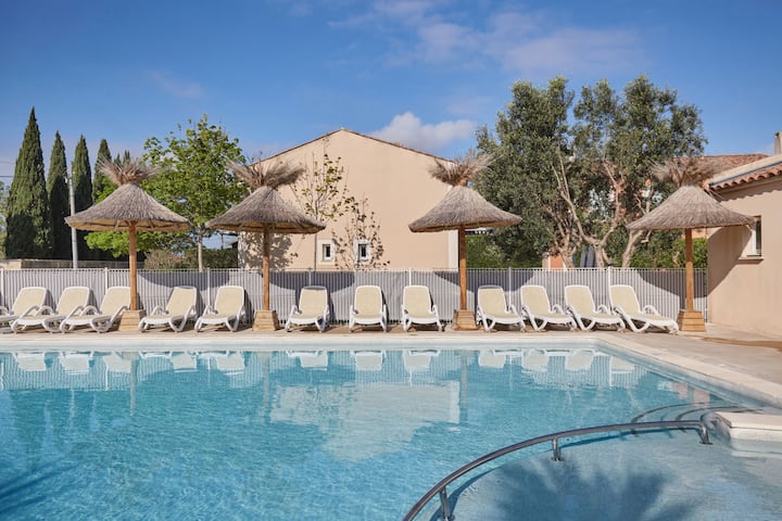 Maisonnette Confortable | Terrace Privée + Parking - Aigues-Mortes