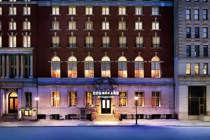 In The Heart Of Downtown + On Site Dining & Gym - Philadelphia, PA