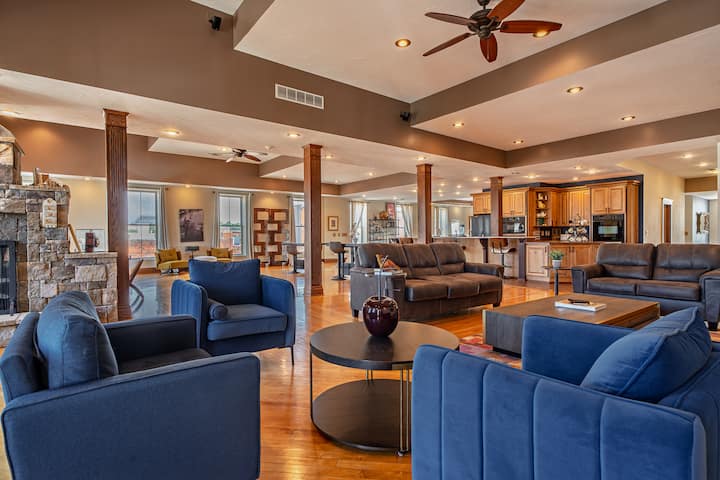 Downtown 2 Story Loft W/6bdrms-walk To Everything! - 밀란