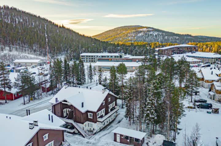 Alpine Chalet Central By Aavalevi - Kittilä