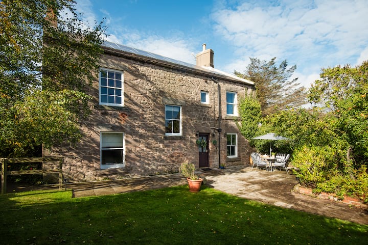 Wonderland Berwick: Hot Tub | 5br For 12 | Dog-yes - Berwick-upon-Tweed