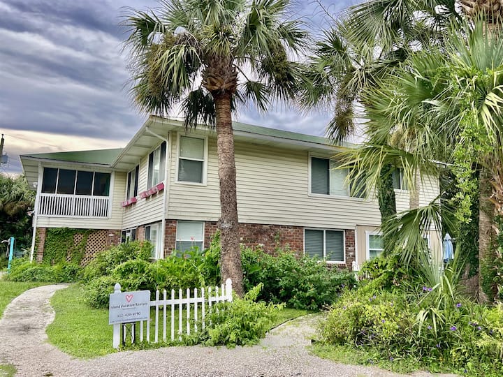 The Fish Cottage On Tybee Island - Tybee Island, GA