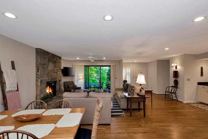 Fireplace & Resort Access Chetola Condo | Aspen 1 - Blowing Rock, NC