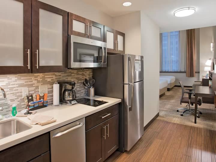 Elegance Meets Comfort - 4 Spacious Suites - Baltimore, MD