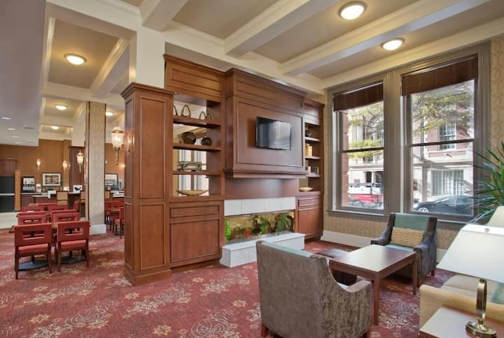 3 Charming Suites Near Museums - Pets Allowed! - Baltimore, MD