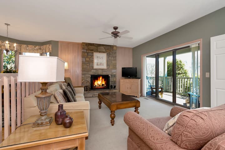 Blowing Rock Getaway Chetola Resort Stay Beech 1 - Blowing Rock, NC