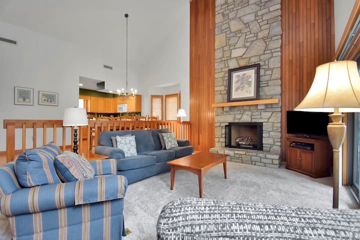 Chetola Mountain Memories Begin Here |Boxwood 3 - Blowing Rock, NC