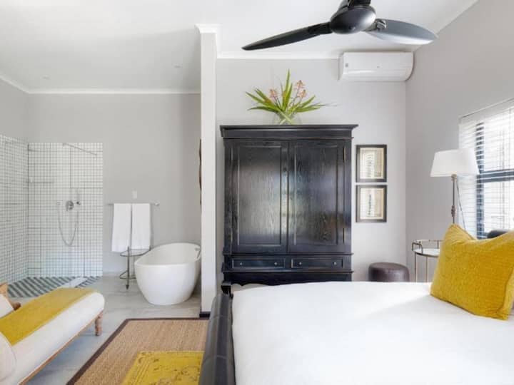 Luxury King Room (Giraffe) - Montagu