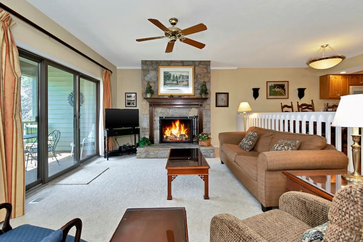 Chetola Cypress 2 | Fireplace, Pool, Spa - Blowing Rock, NC