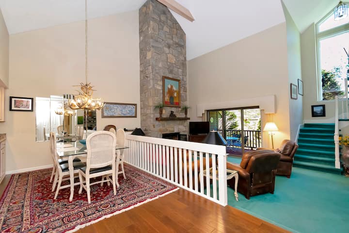 Chetola Elm 2 | Restaurant, Pool, Spa - Blowing Rock, NC