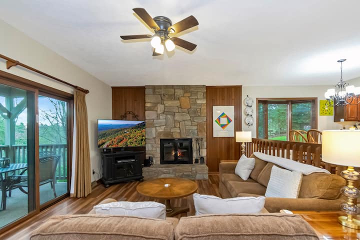 Chetola Condo Walk To Downtown- Hemlock 1 - Blowing Rock, NC