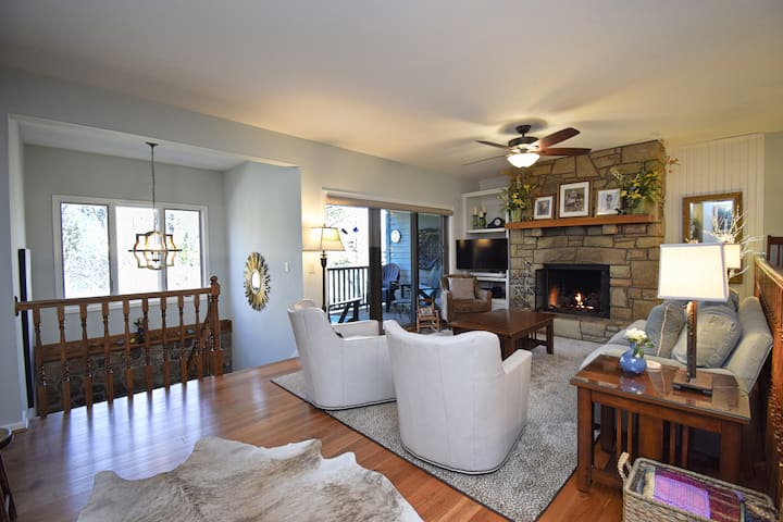 Chetola Luxury Mountain Condo Smokies 2 - Blowing Rock, NC