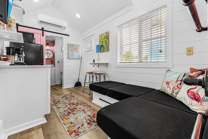 Vibrant, Colorful Tiny Home - Waterfront Property - Matlacha, FL