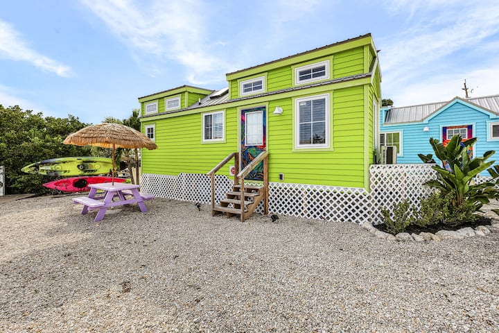 Waterfront Tiny Home + Boat And Fishing Dock - Matlacha, FL