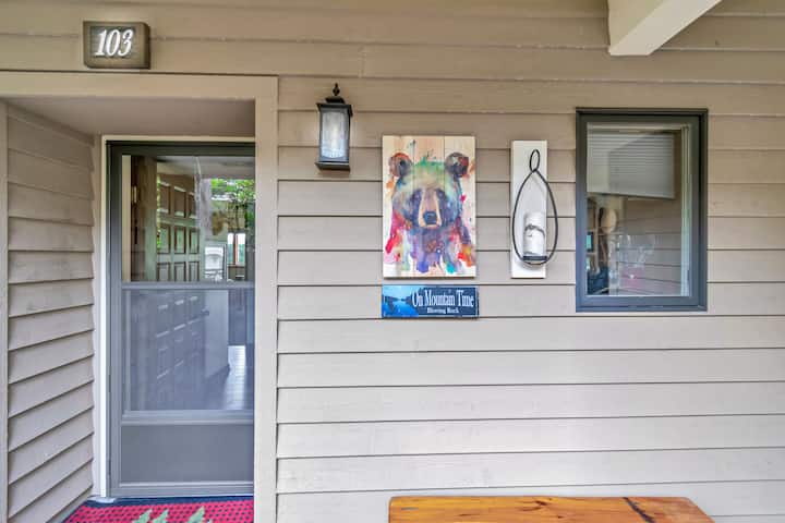 Wren 103 | Fireplace, Restaurant, Pool, Spa - Blowing Rock, NC