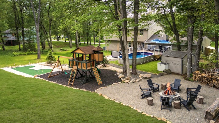 Dream House | Hottub+game Room | 11mi To Camelback - Mount Pocono, PA