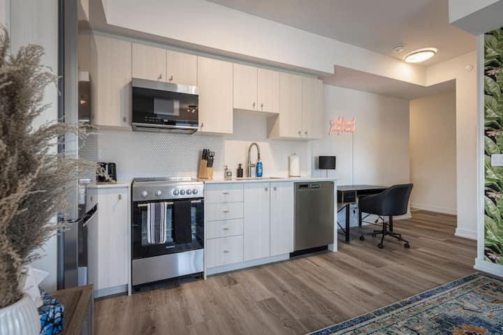 Executive 2bd+wifi+parking+ev+gym+ac - Waterloo, ON, Canada