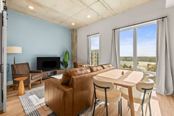 Elegant 1br Walkable To Dining, Pool + Gym - Tampa, FL