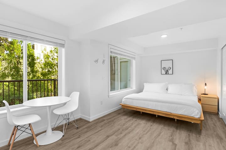 Pike Place Perch - Seattle