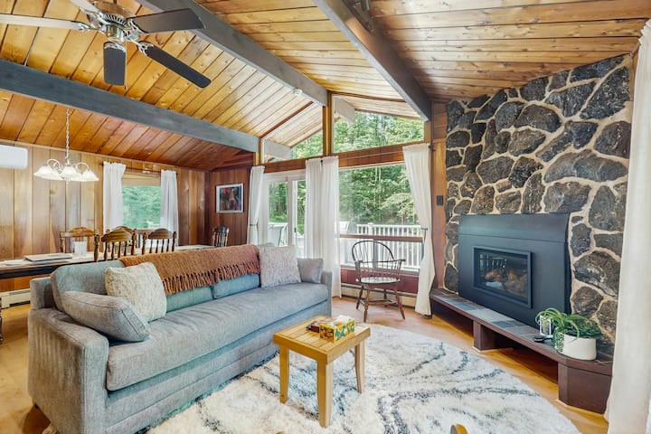 3br House, Gas Fireplace, Deck, Bbq, W/d, Wifi - Waterbury Village Historic District