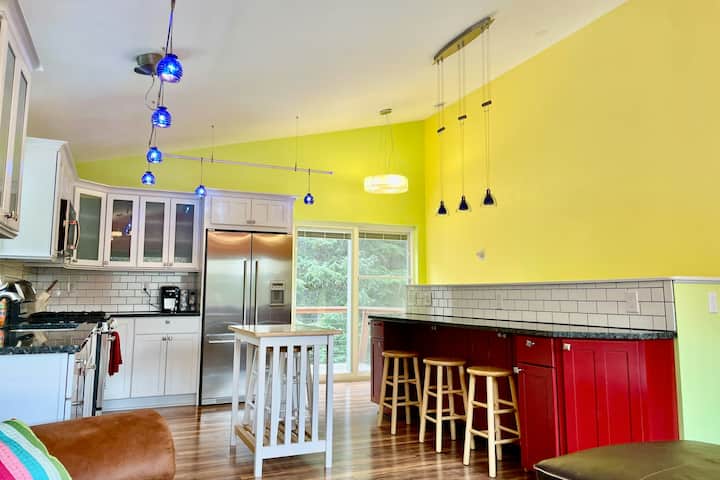 1br Home W/ Balcony & Mountain Views - Fun Awaits! - Girdwood, AK