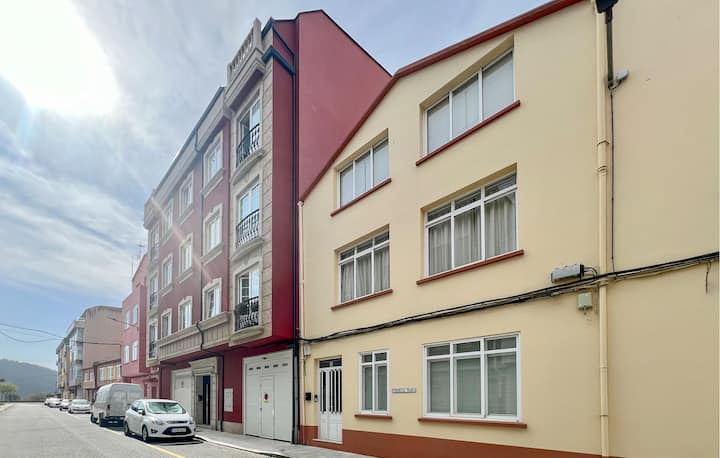 2 Bedroom Gorgeous Apartment In A Coruña - Cedeira