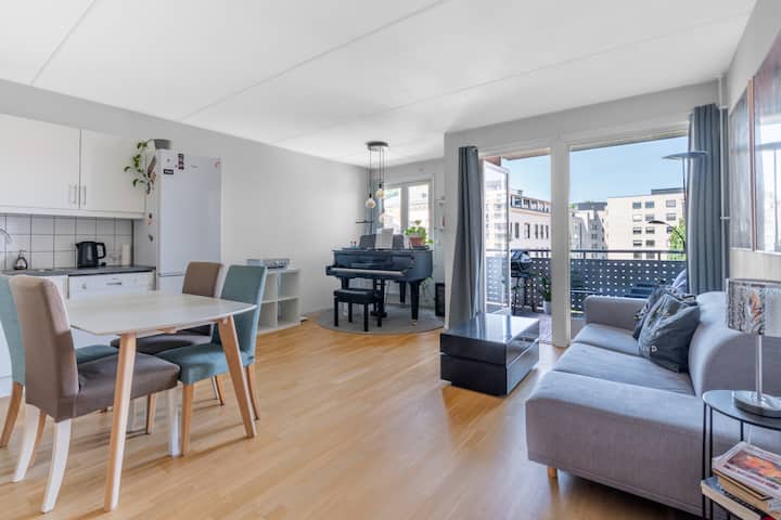 Central Apt With 2 Balconies - Oslo