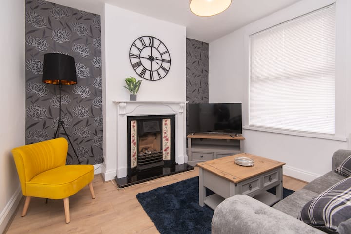 Modern 3 Bedroom Home In Central Rugby W Parking - Rugby