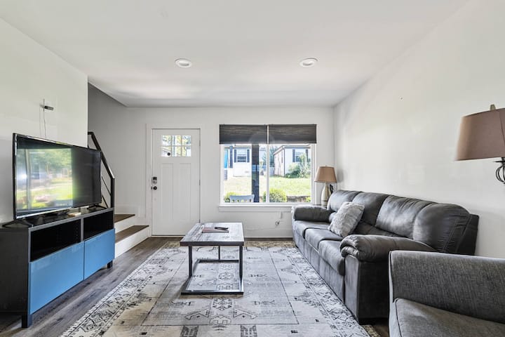 Sleek 2br Townhouse, Stones Throw To Uptown - Charlotte, NC