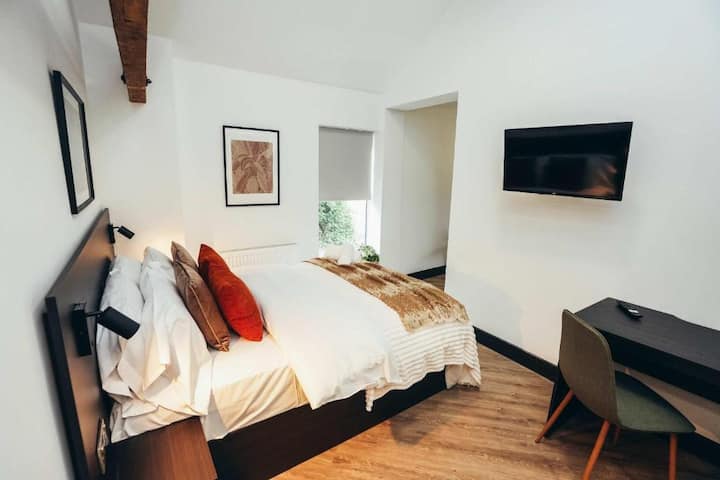 New Studio In Derby City Centre With En Suite - Derby