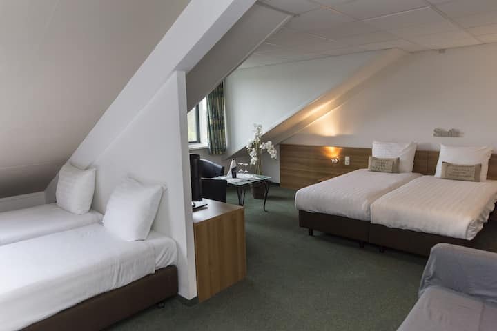 Amazing Outdoors | Family Friendly Hideaway - Heerenveen