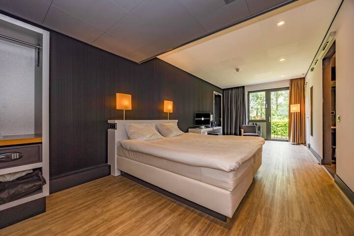 Clean & Calm Suite With Nature Just Outside - Uden