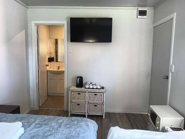 1 Bedroom Garden Chalet, 7 Salisbury Road, Rotorua - Rotorua