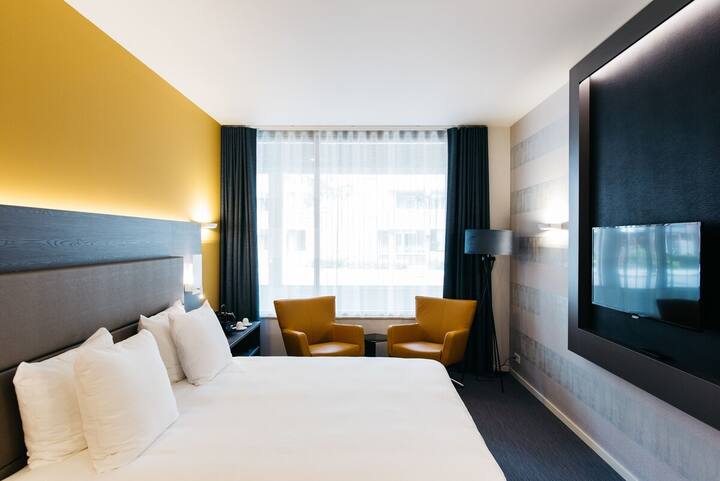 Relax In Stylish Rooms With On-site Dining! - Weert
