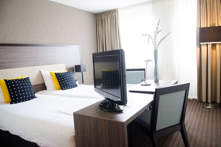 Comfortable City Retreat W/ Dining & Parking! - Weert
