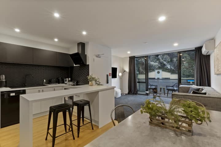 Central Charmer - Walk To Town, Family Friendly - Queenstown