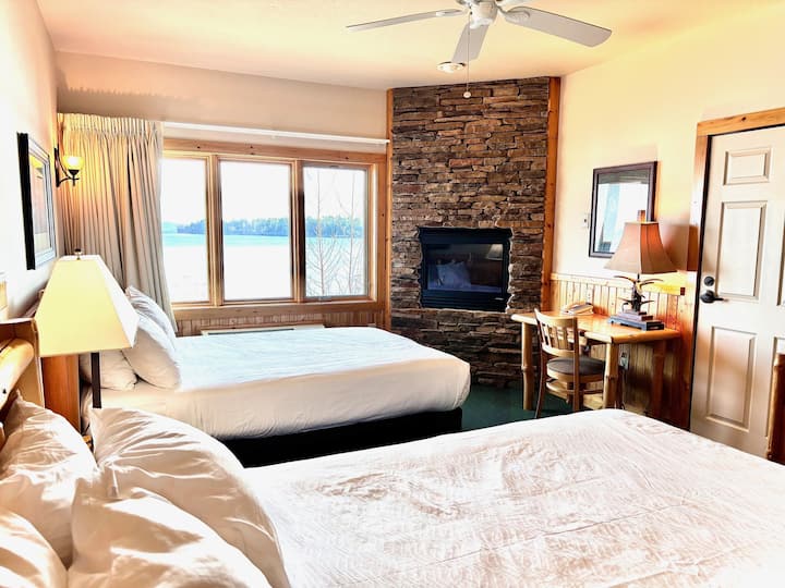 Lake Retreat 2 Queen Bed Studio - Gooseberry Falls State Park, Two Harbors