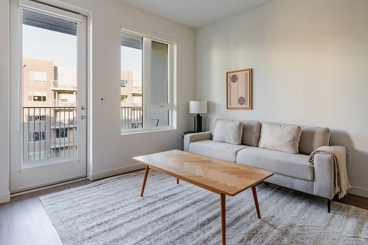 Blueground | East Industrial, Pool & Ac, Nr Park - Fremont, CA