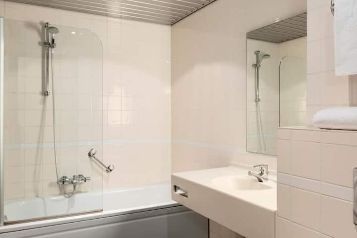 Relaxing Room Nature Escape With Heated Pool - Elburg