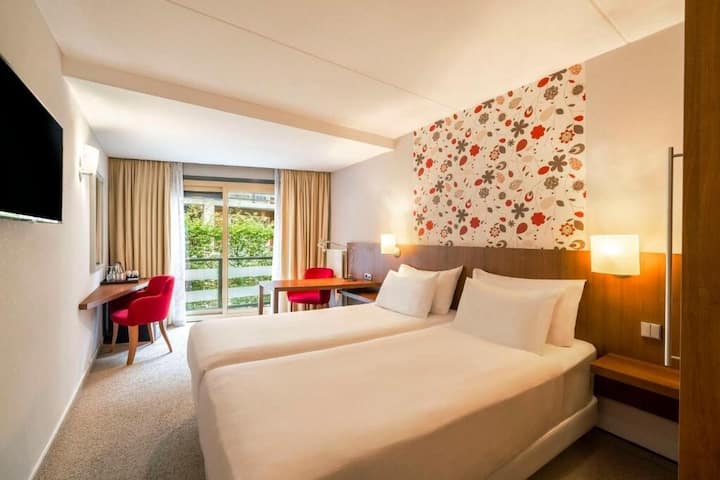 Veluwe Forest Room With Pool And Parking Stay - Elburg